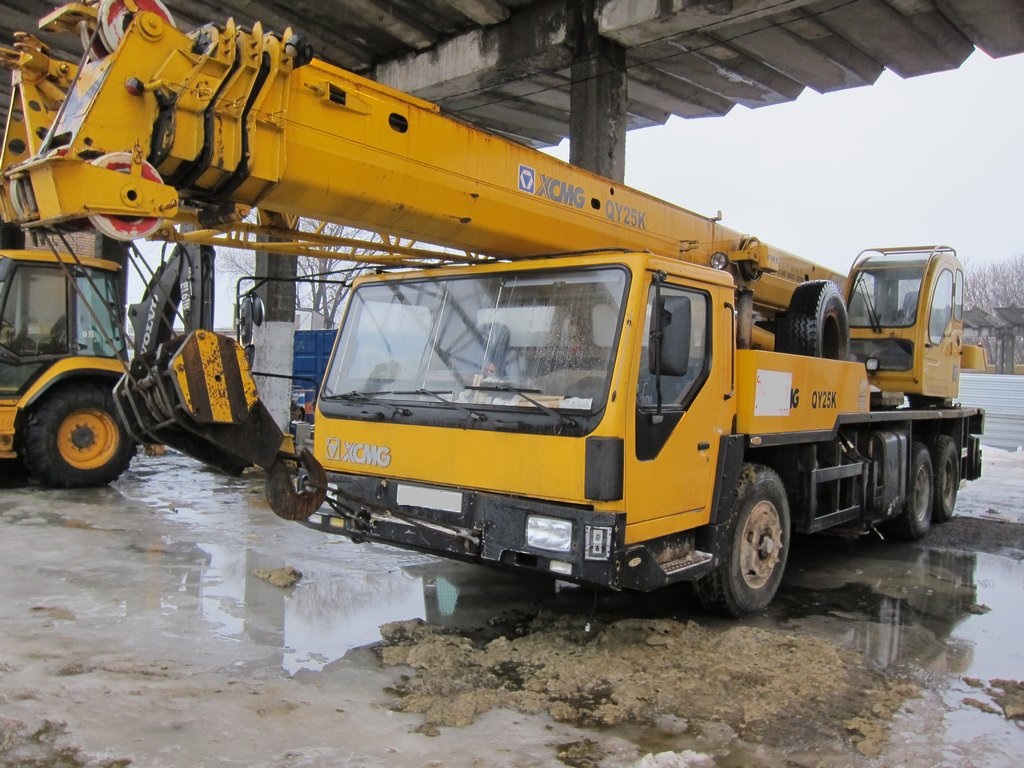 Автокран XCMG QY25K – технические характеристики китайского крана